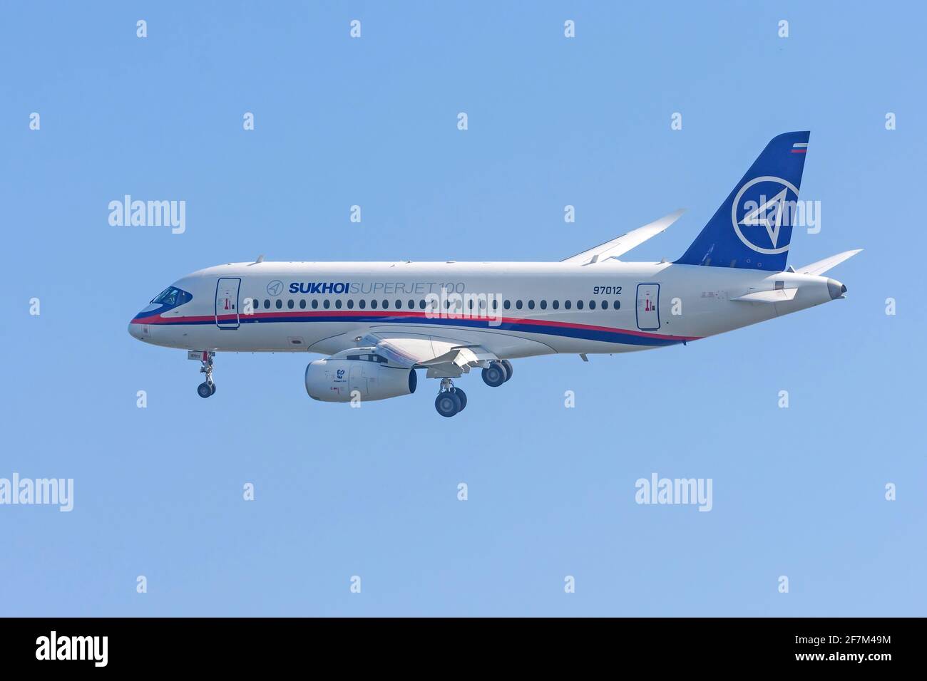 Sukhoi superjet 100 engine hi-res stock photography and images - Alamy