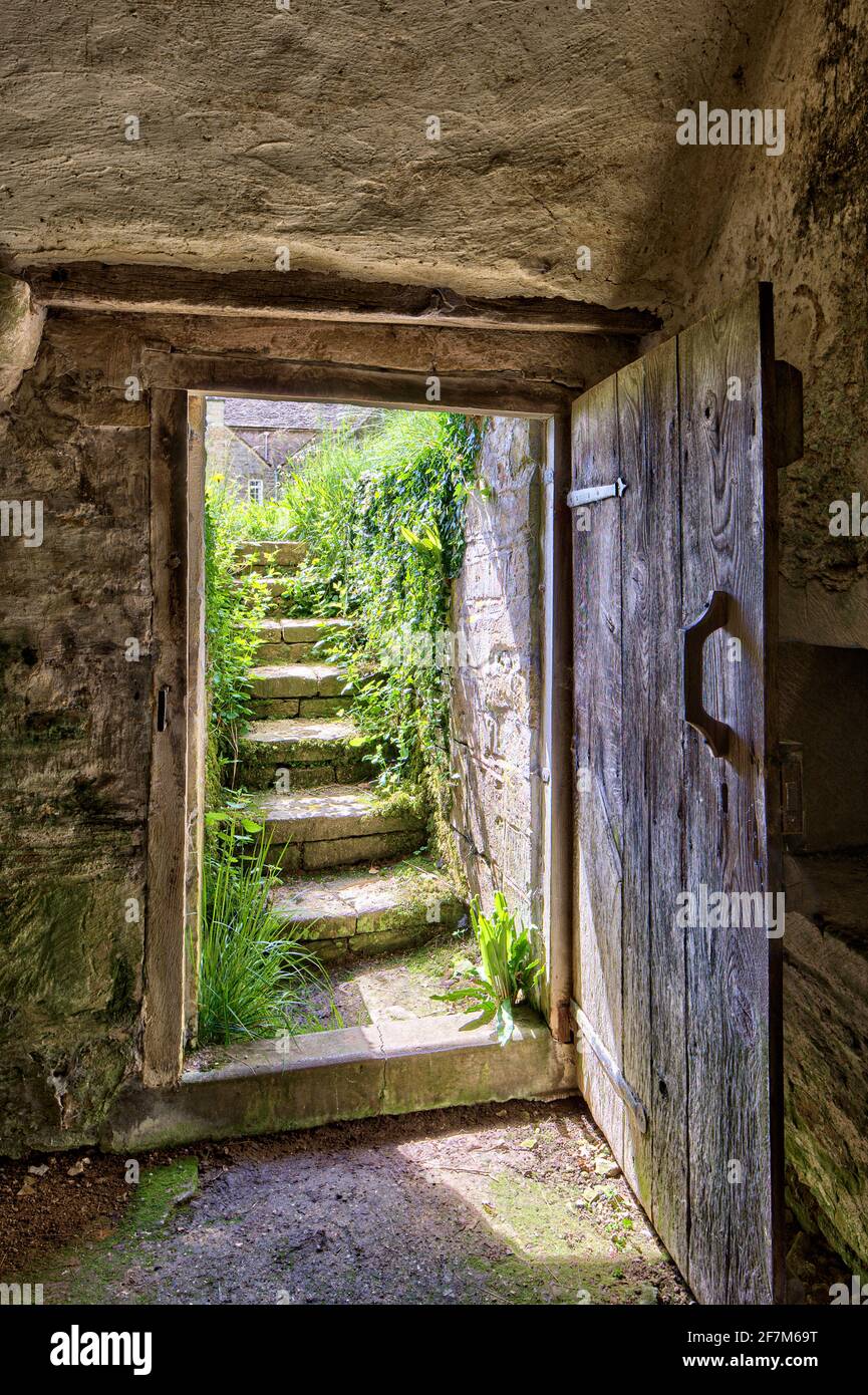 Crypt england uk hi-res stock photography and images - Alamy