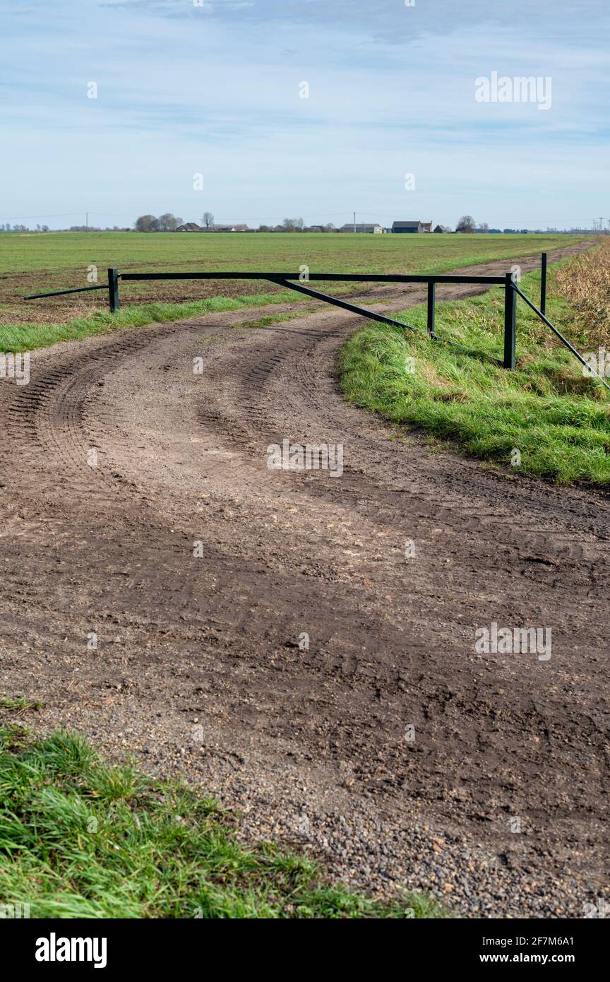 Farm land gate hi-res stock photography and images - Alamy