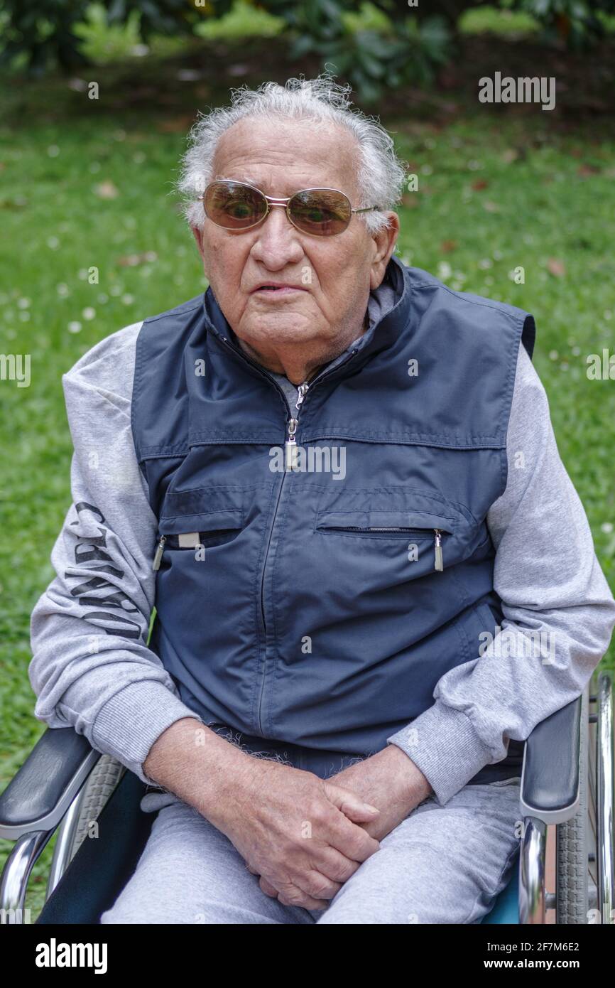 Paralyzed old man wheelchair hi-res stock photography and images - Alamy