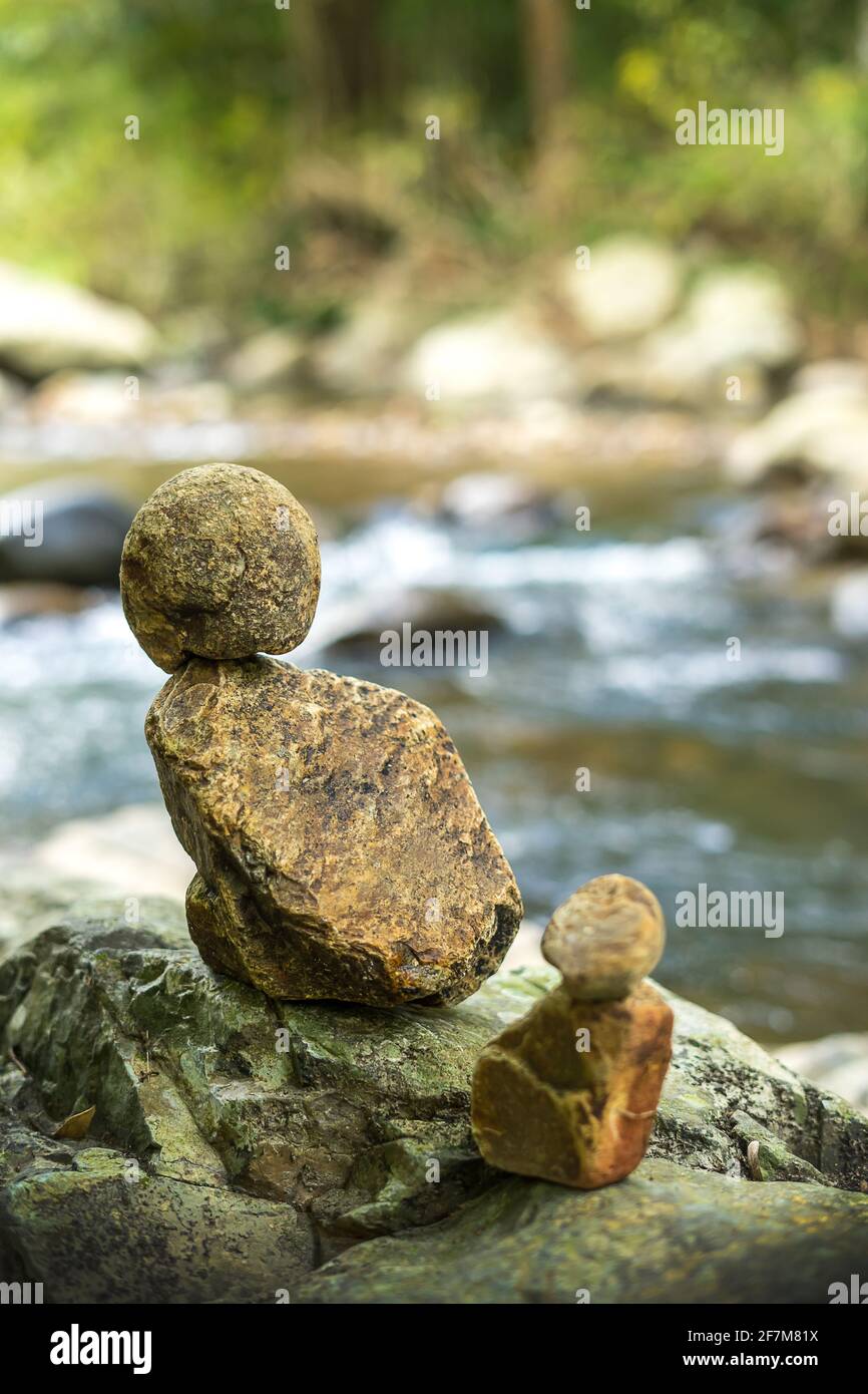 Photo of balance rock hi-res stock photography and images - Alamy
