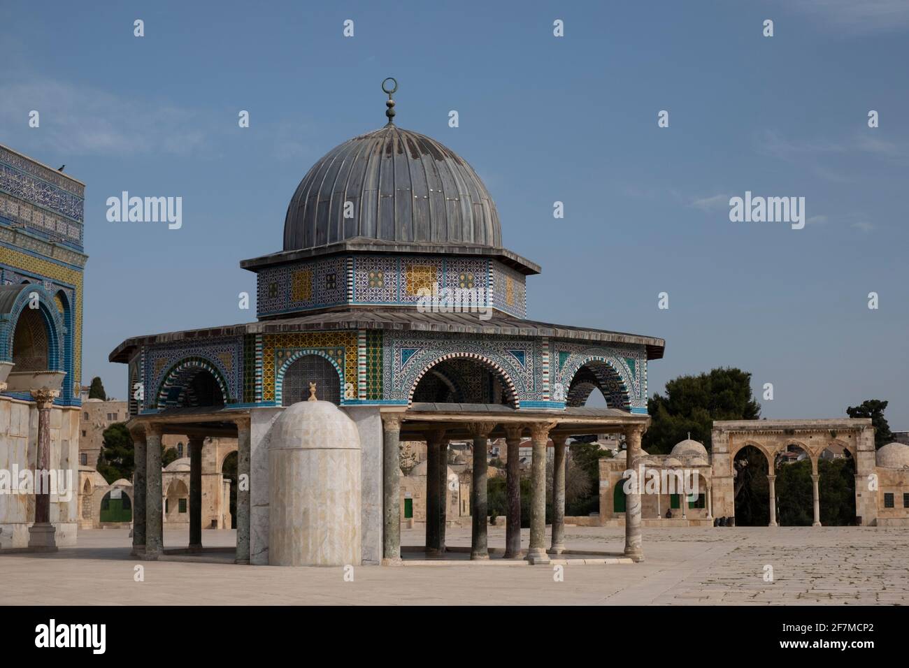 View of Dome of the Chain, Qubbat al-Silsilah built by the Umayyads ...