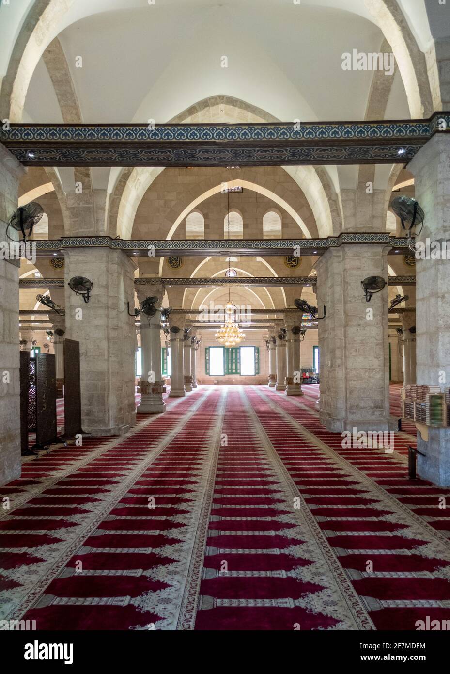 Al aqsa mosque prayer hall hi-res stock photography and images - Alamy