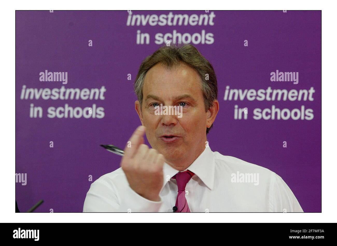 Tony Blair with Ruth Kelly holds the Labour party morning press conf at ...