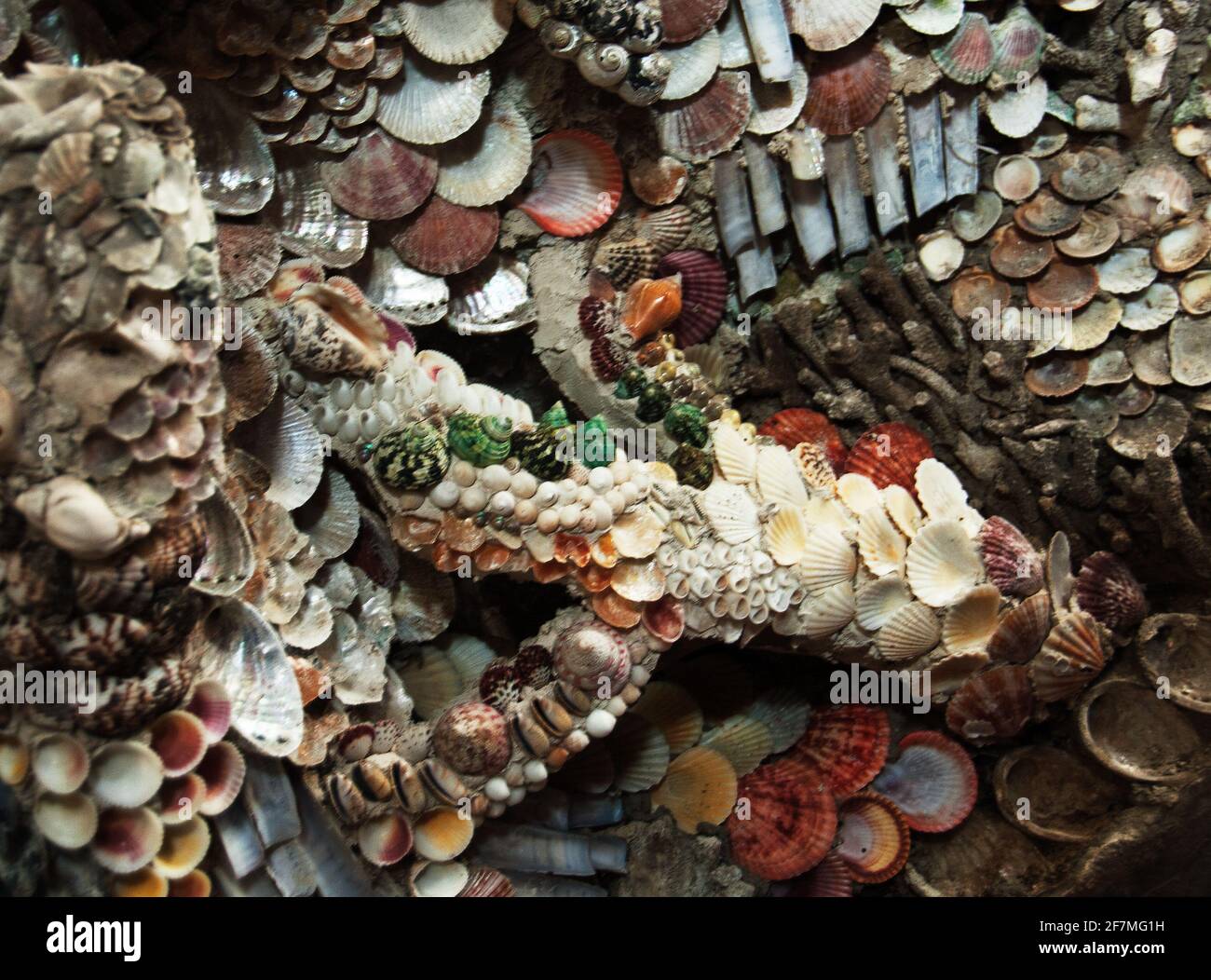 Shell grotto hi-res stock photography and images - Alamy