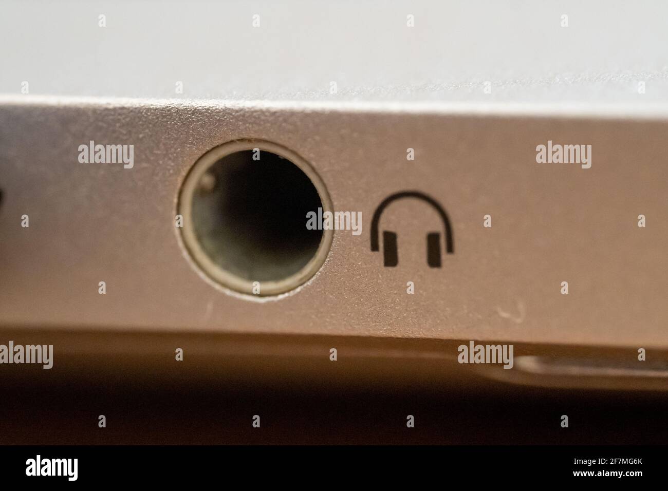 Headphone jack port hi-res stock photography and images - Alamy