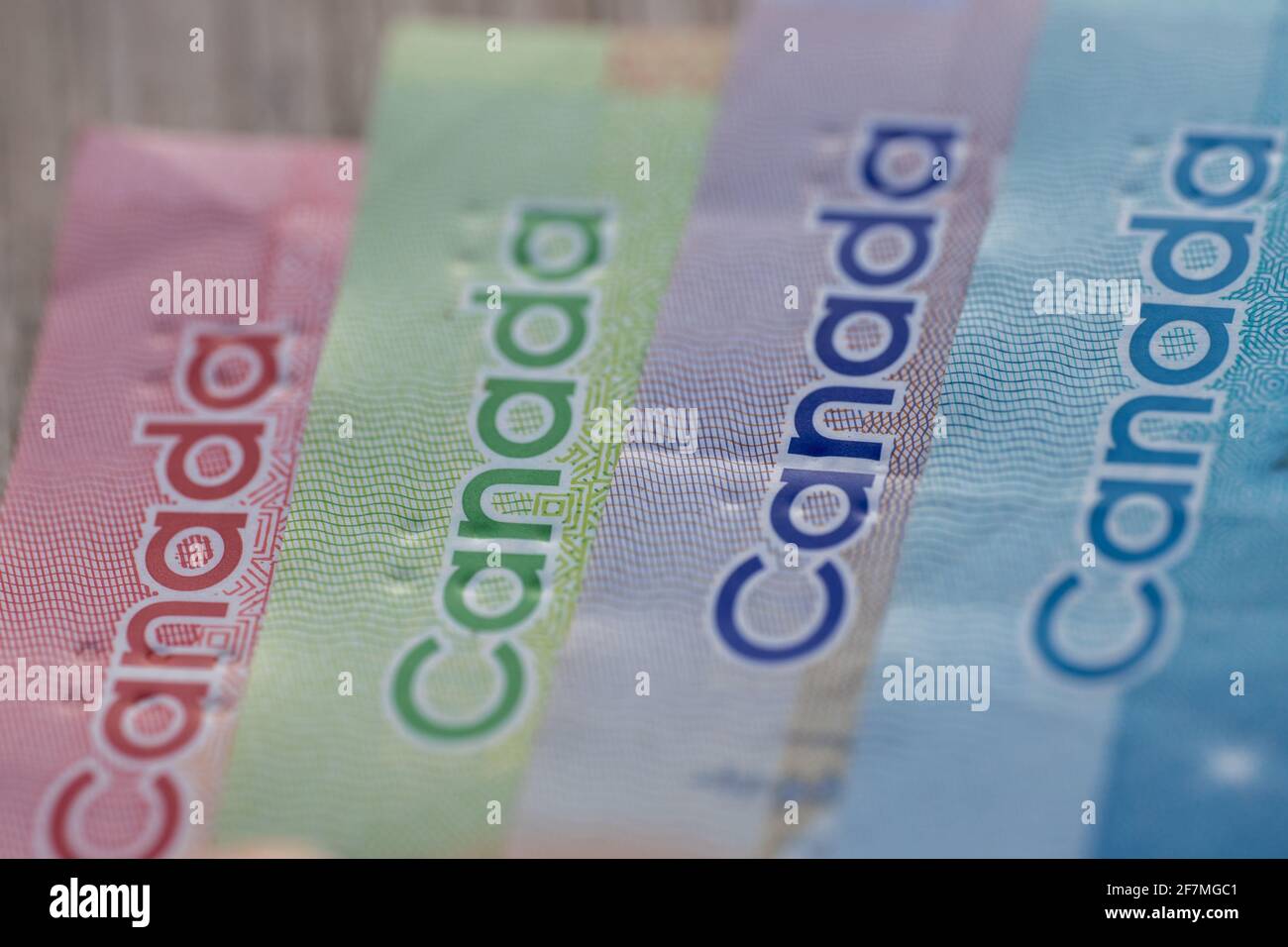 Five canadian dollar bill hi-res stock photography and images - Alamy