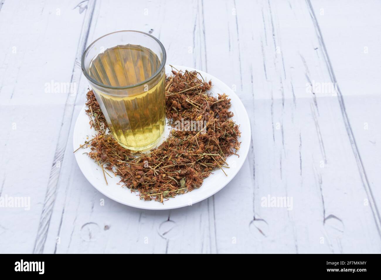 Mug wort extract hi-res stock photography and images - Alamy