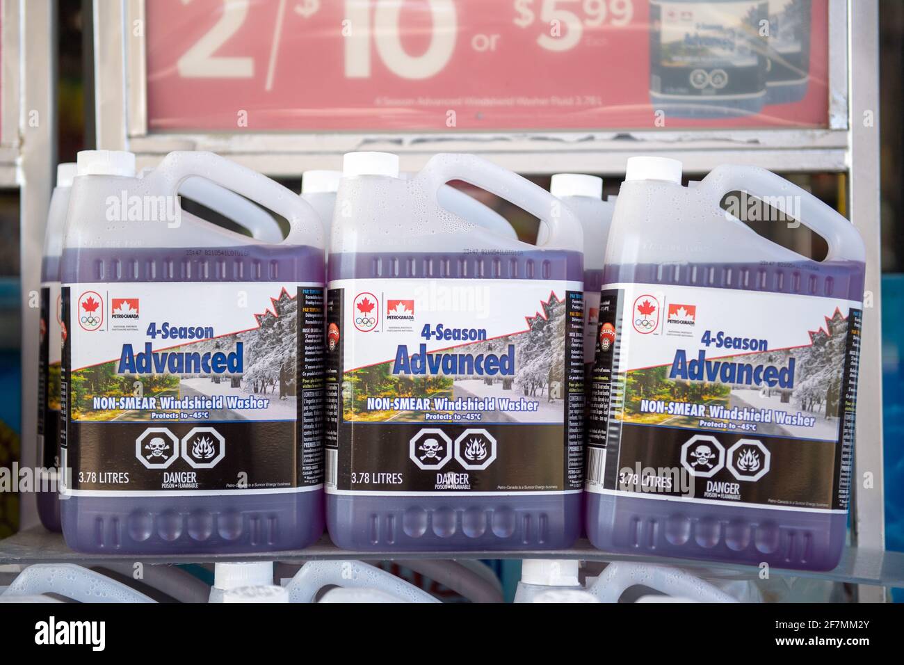 4 Season Advanced non-smear windshield wash being sold a Petro Canada ...