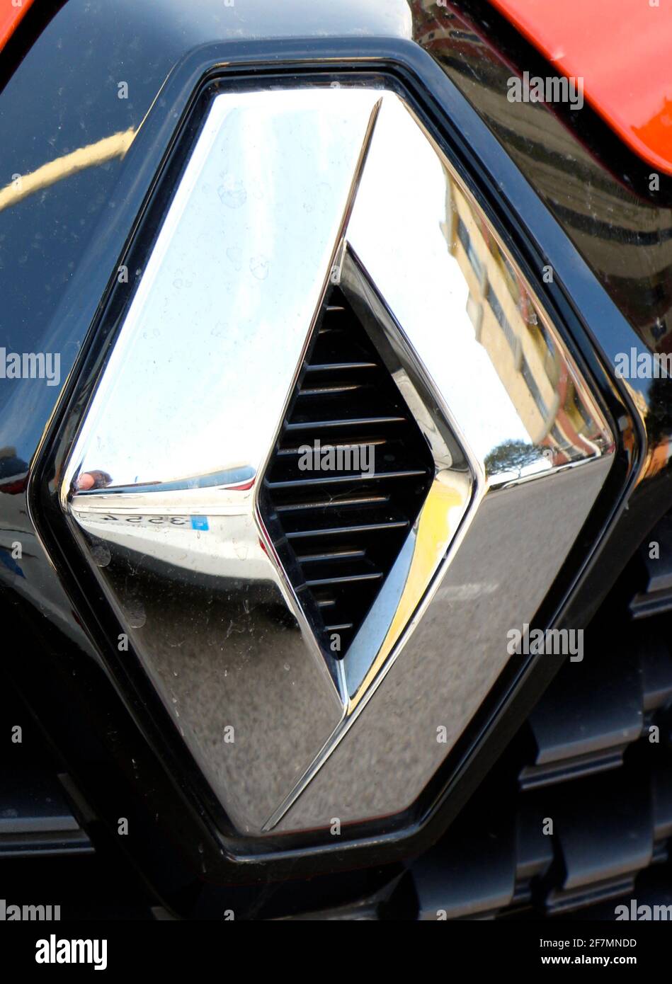 Renault chrome front grill car badge in natural sunlight Stock Photo ...