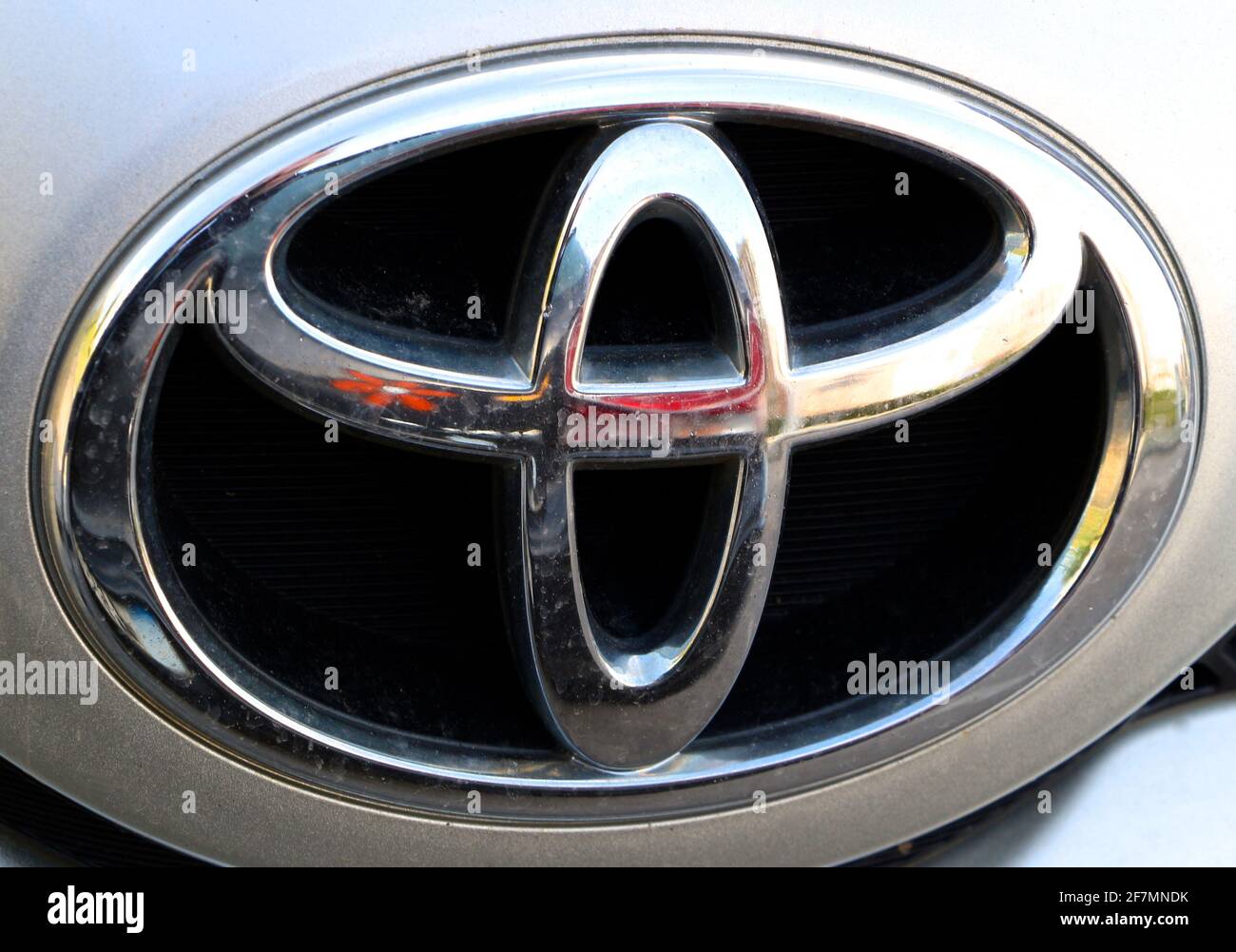 Toyota vehicle badge hi-res stock photography and images - Alamy