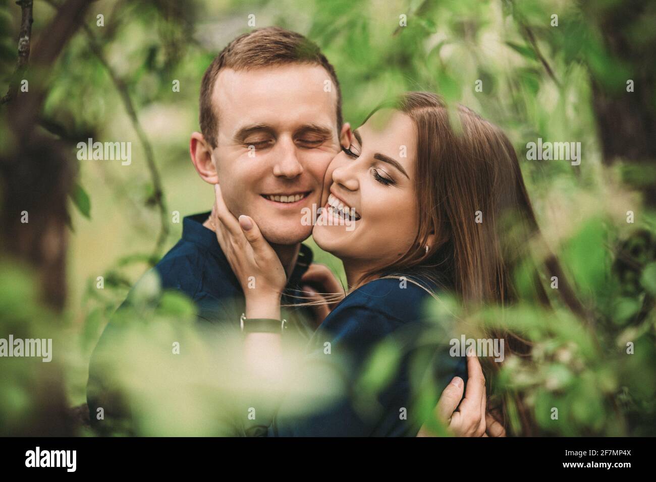 Couple Tightly Hugging High Resolution Stock Photography and Images - Alamy