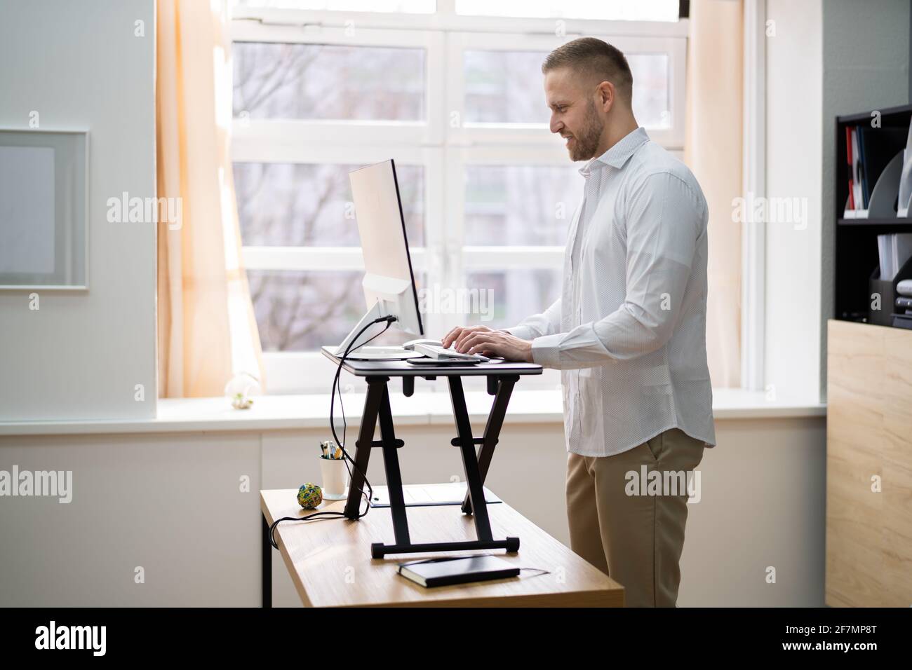 Good posture and bad posture hi-res stock photography and images - Alamy