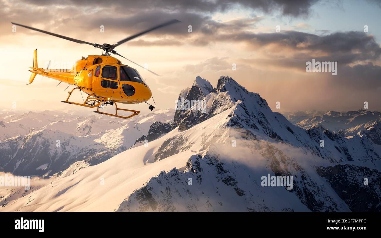 Yellow helicopter flying hi-res stock photography and images - Alamy