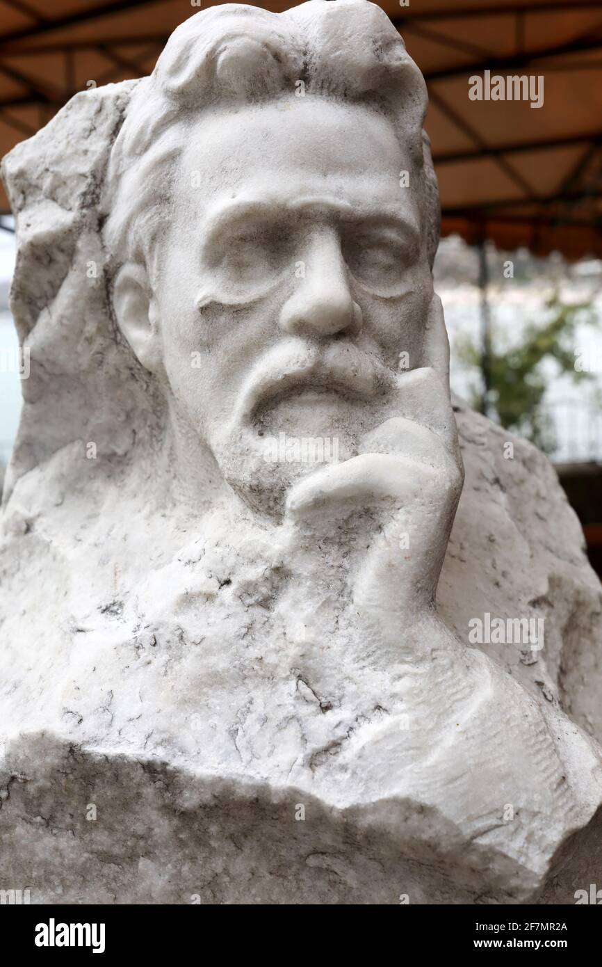 Anton chekhov statue hi-res stock photography and images - Alamy