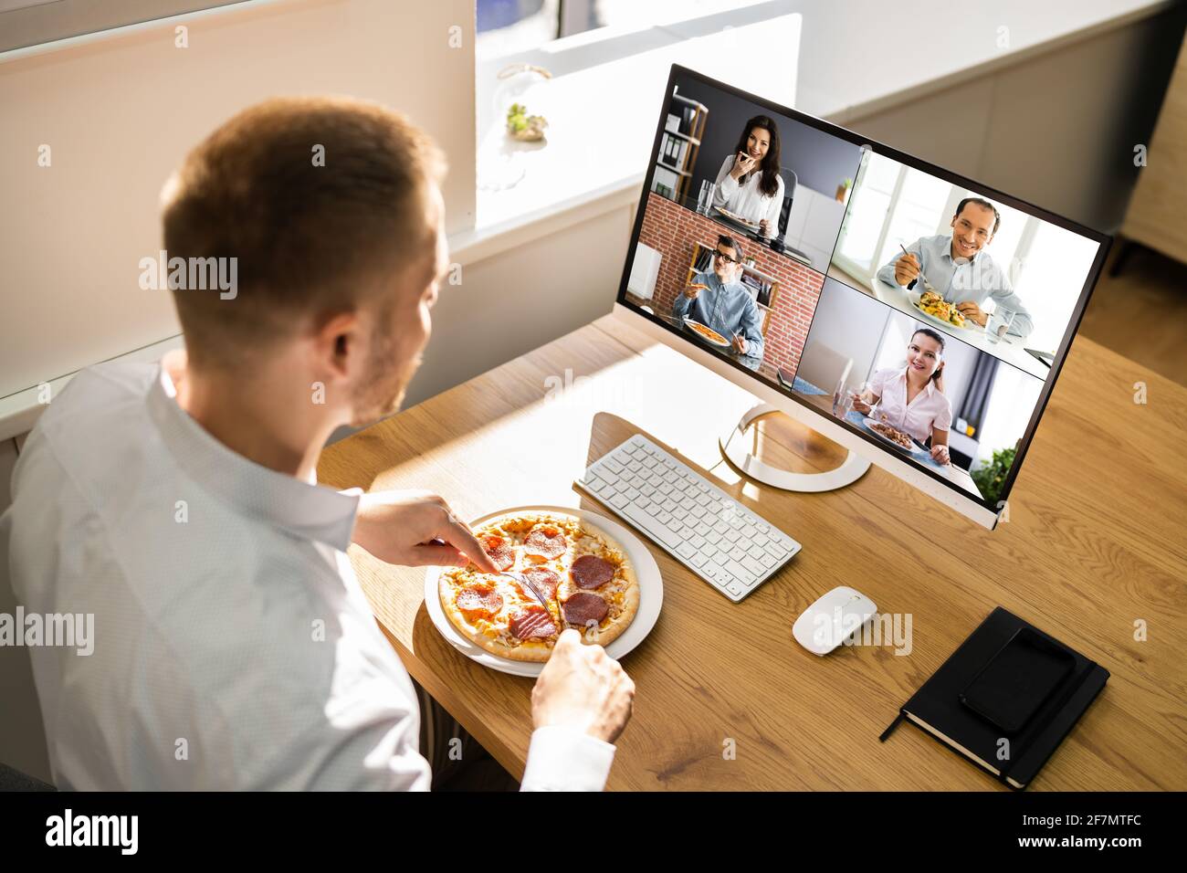 Man on lunch break hi-res stock photography and images - Alamy