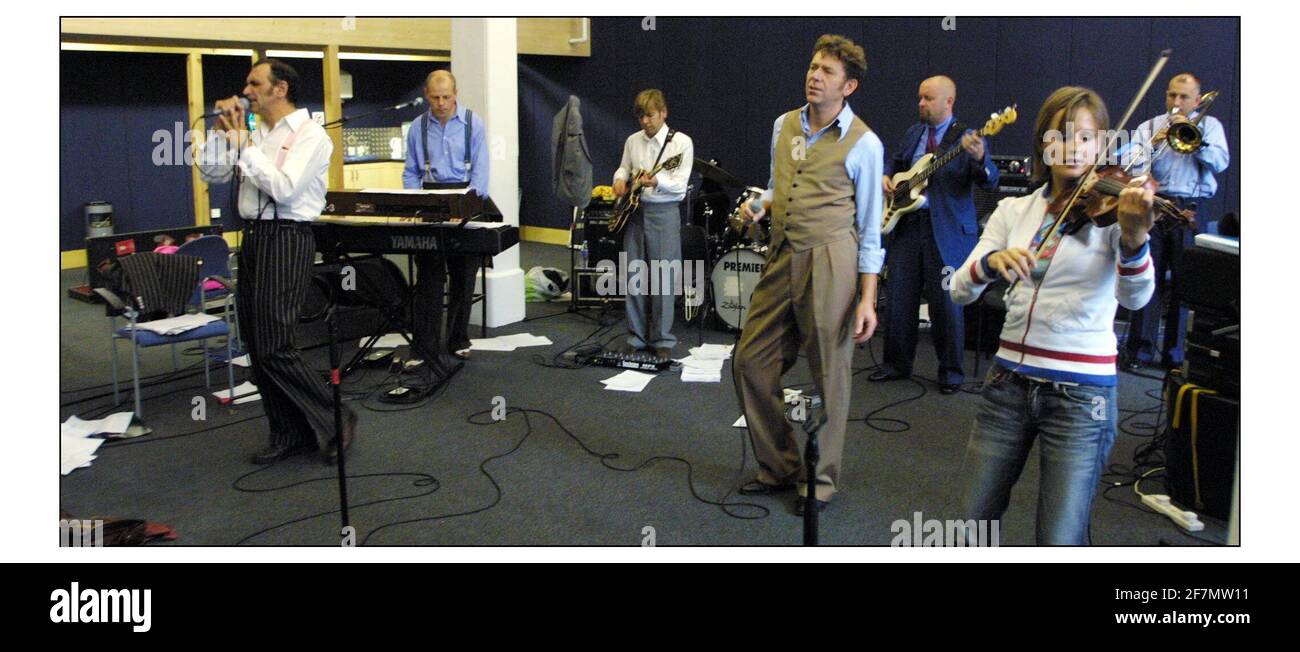 DEXYS MIDNIGHT RUNNERS in London rehearsal studio ahead of relaunch ...
