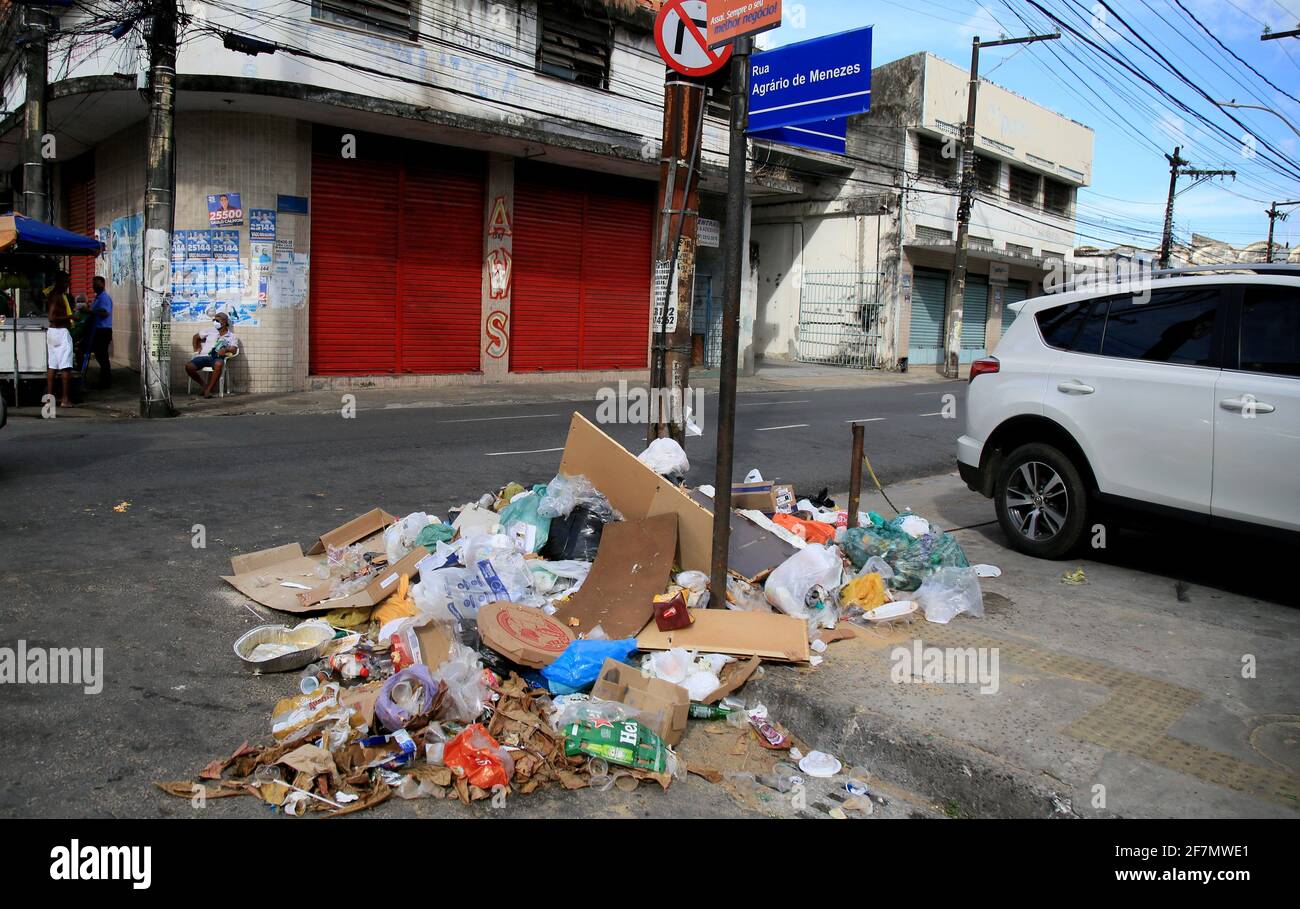 salvador, bahia, brazil january 4, 2021: garbage accumulation is seen ...