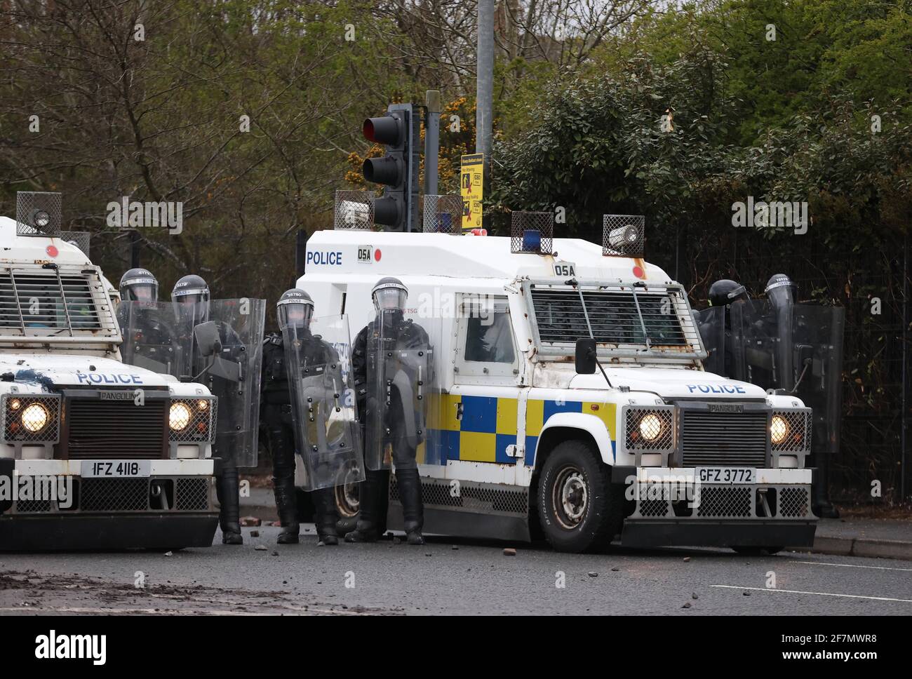 Belfast riot 2021 hi-res stock photography and images - Alamy