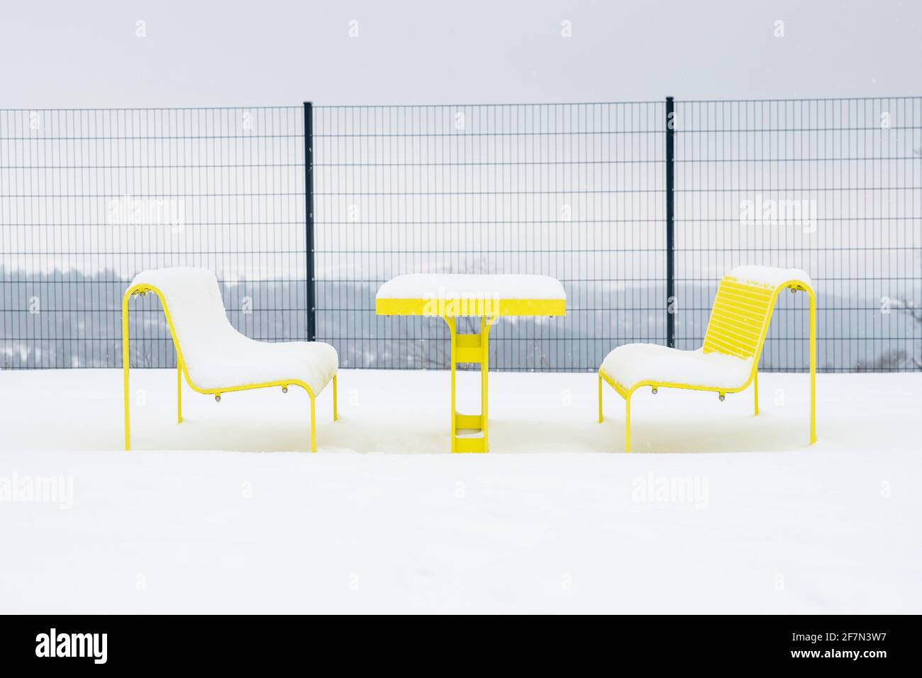 Seats for rest hi-res stock photography and images - Alamy