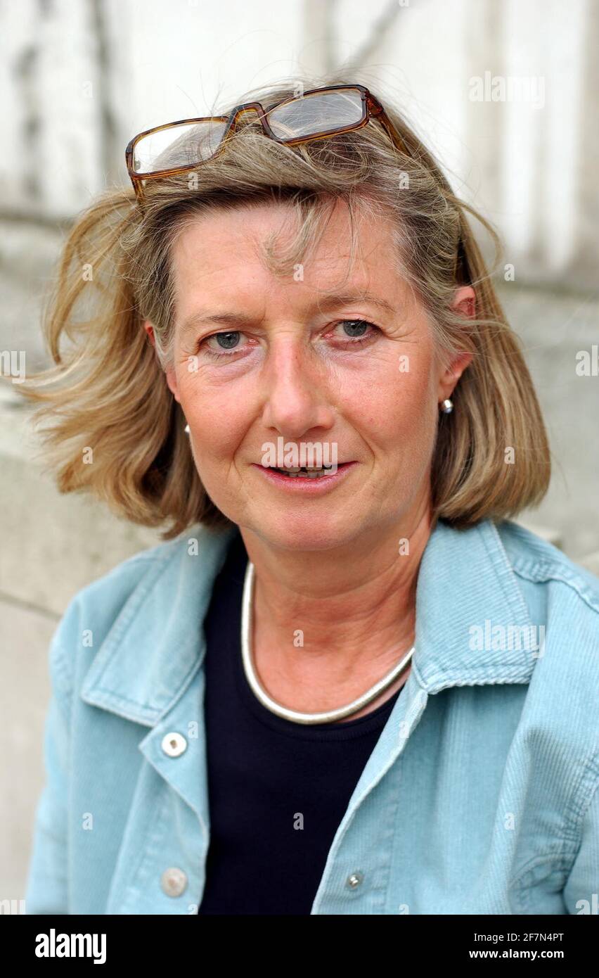 Sally White's Instagram, Twitter & Facebook on IDCrawl