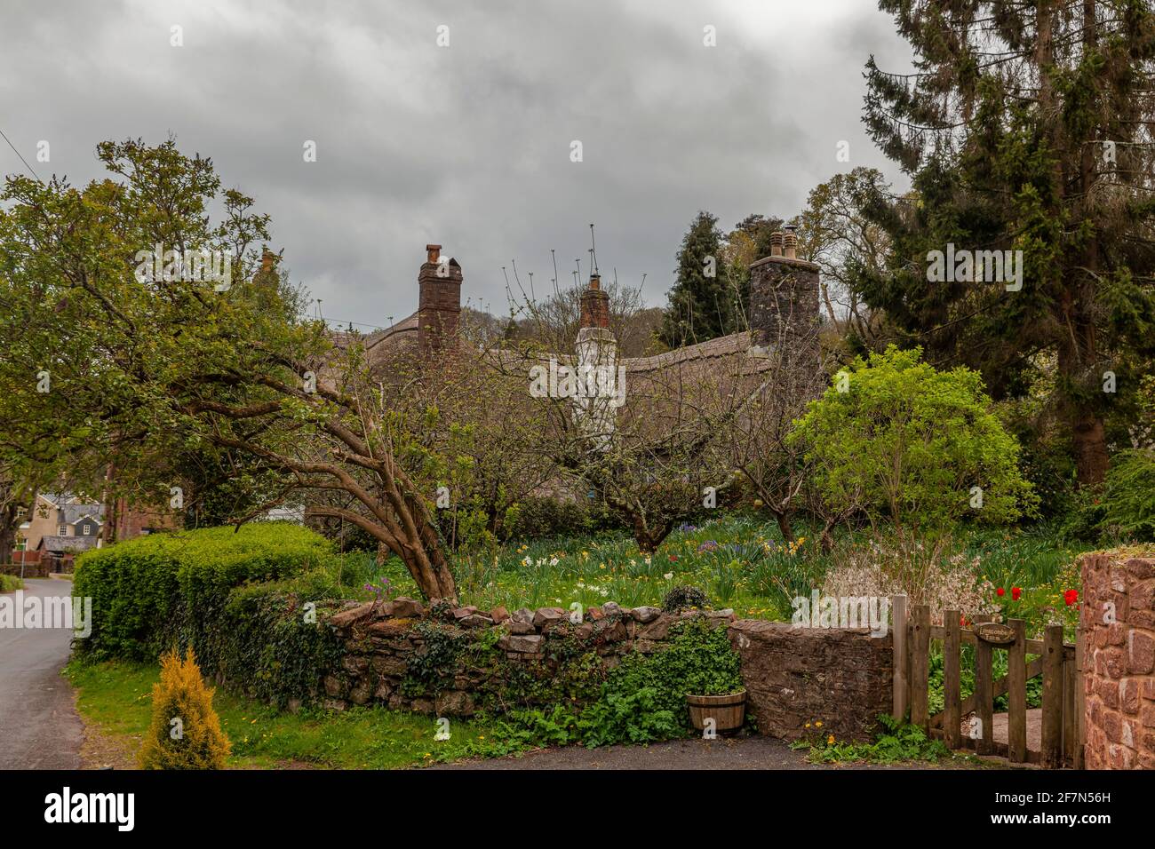 Thatched Cottage in Cockington Devon Stock Photo - Alamy Thatched Cottage in Cockington Devon Stock Photo - Alamy