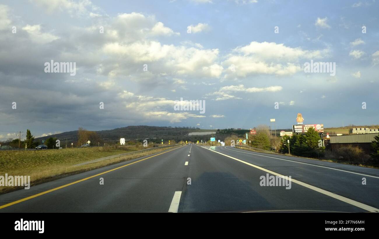Interstate 90 going through rural area Stock Photo - Alamy