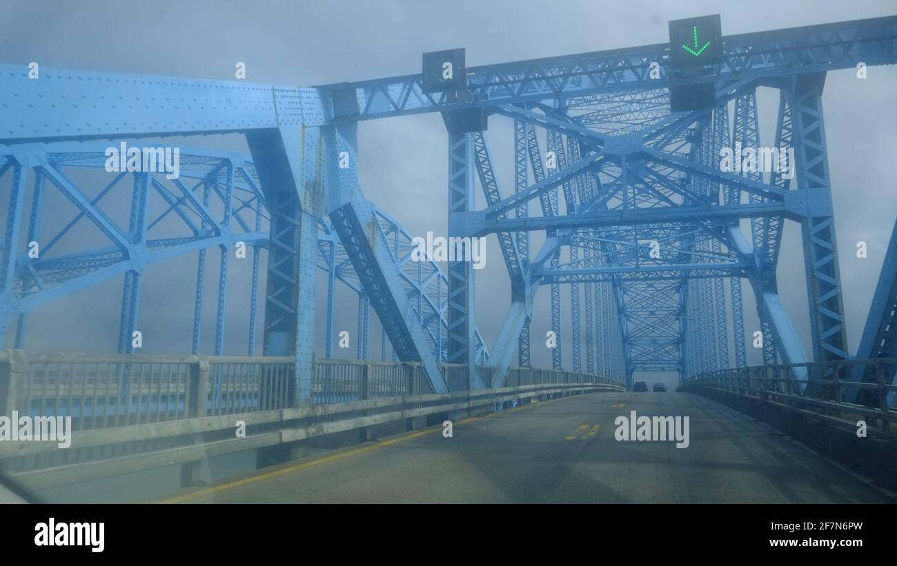 The North Grand Island Bridge is a pair of twin two-lane truss arch ...