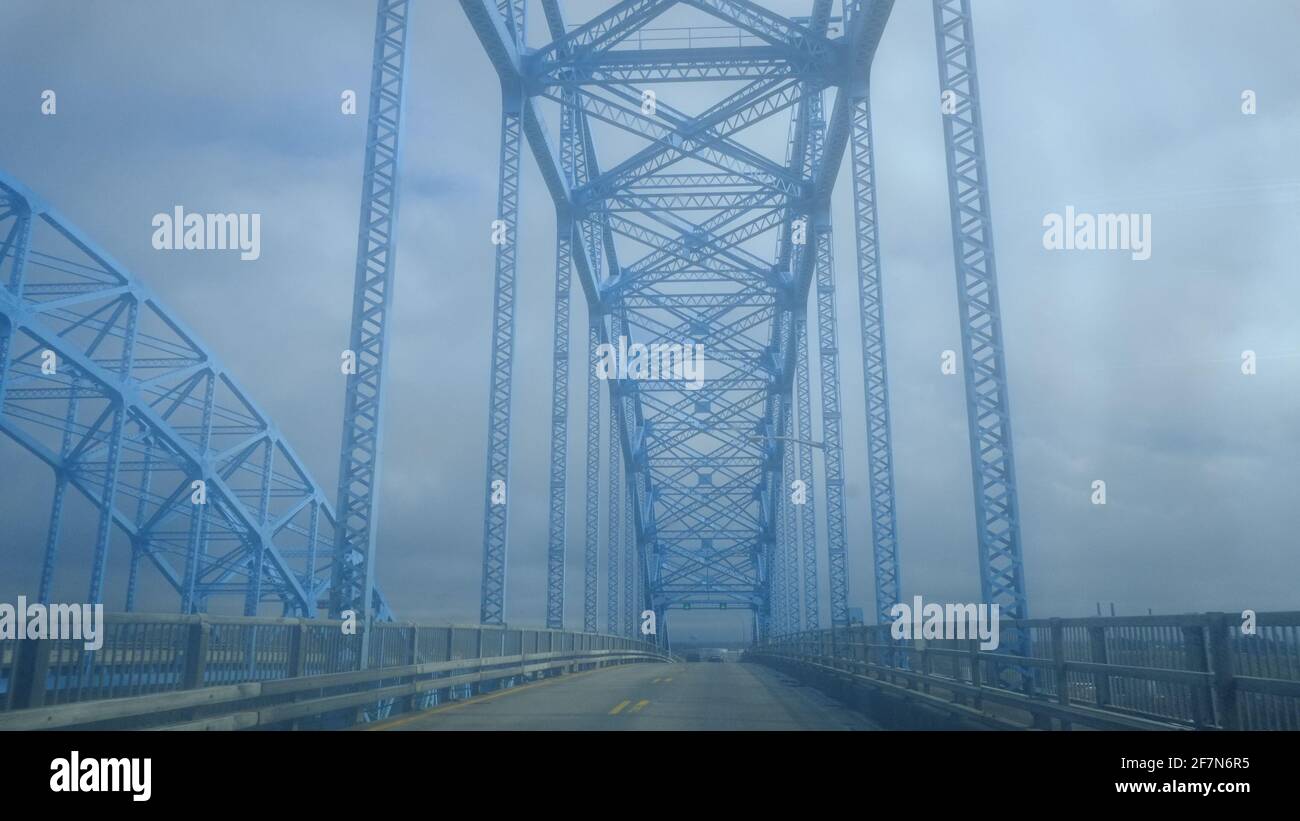 The North Grand Island Bridge is a pair of twin two-lane truss arch ...