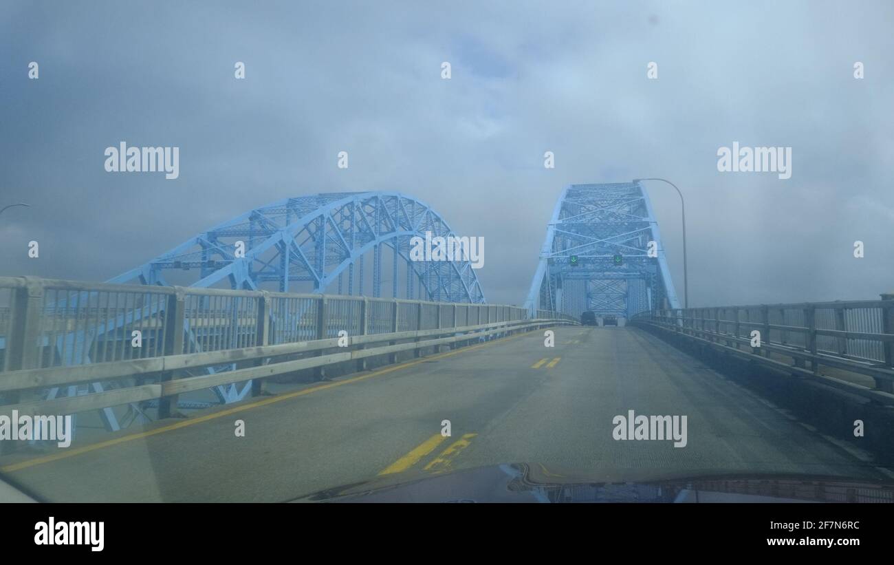 The North Grand Island Bridge is a pair of twin two-lane truss arch ...