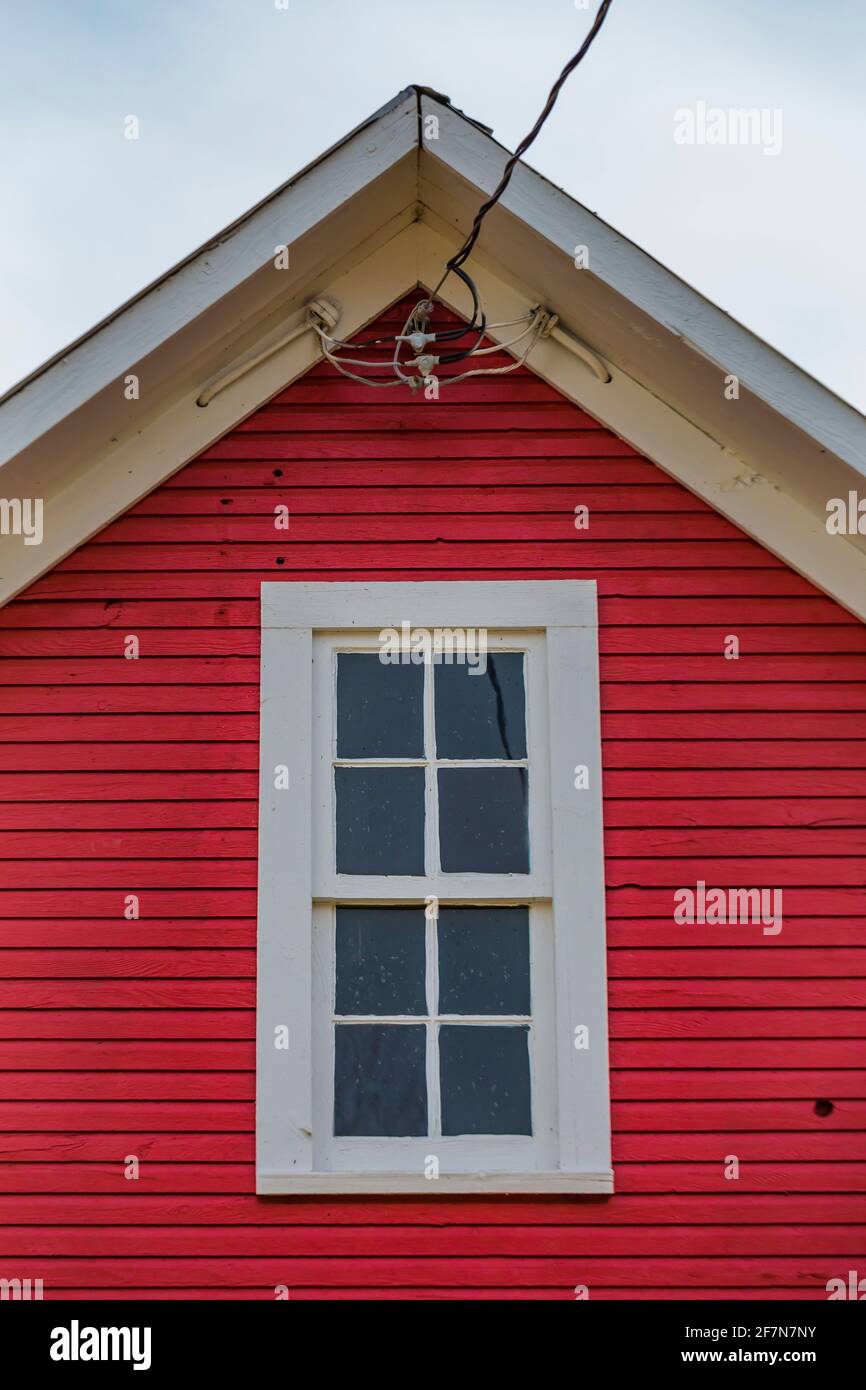 Red window trim hi-res stock photography and images - Alamy