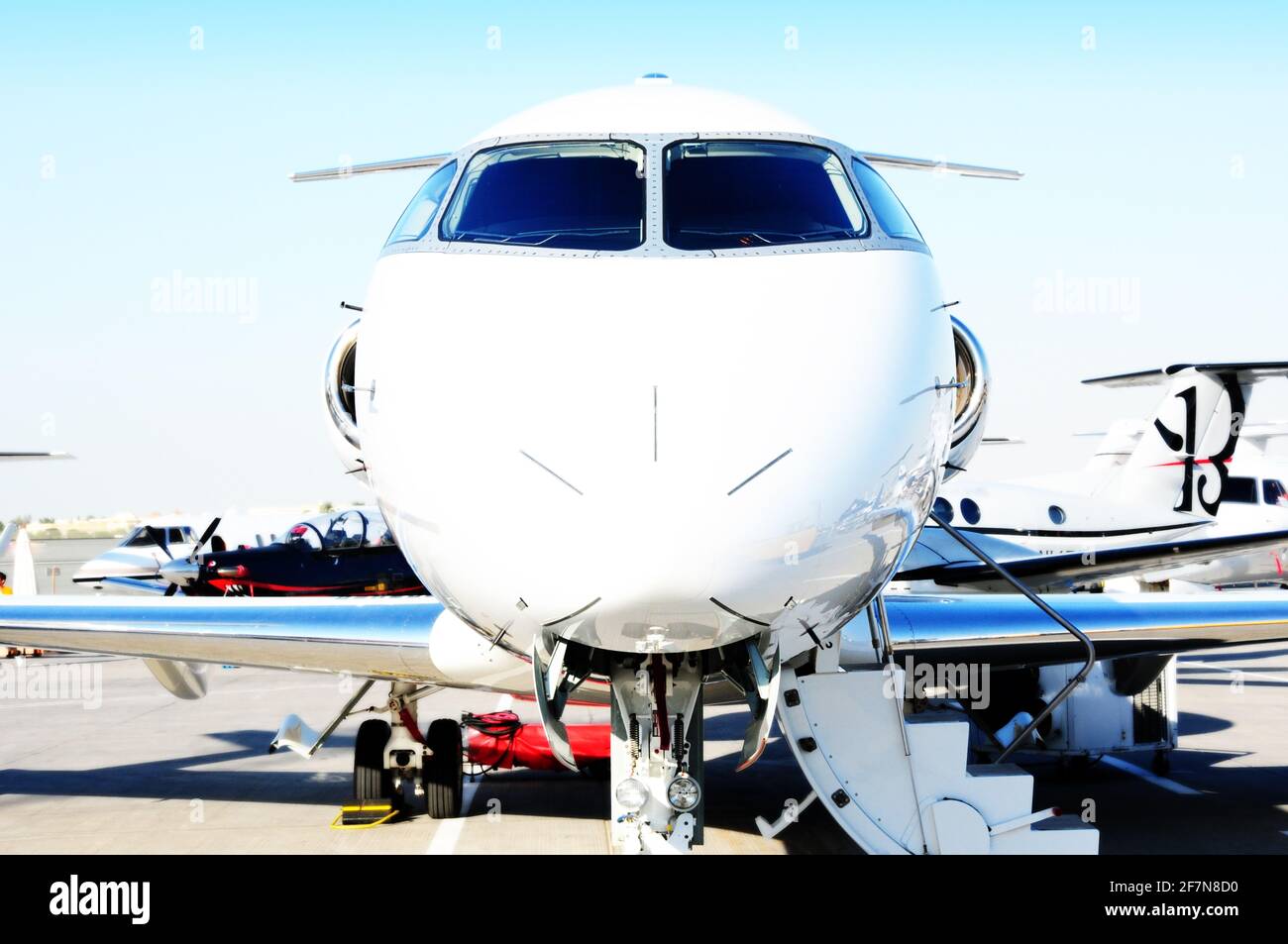 Aeroplane white hi-res stock photography and images - Alamy