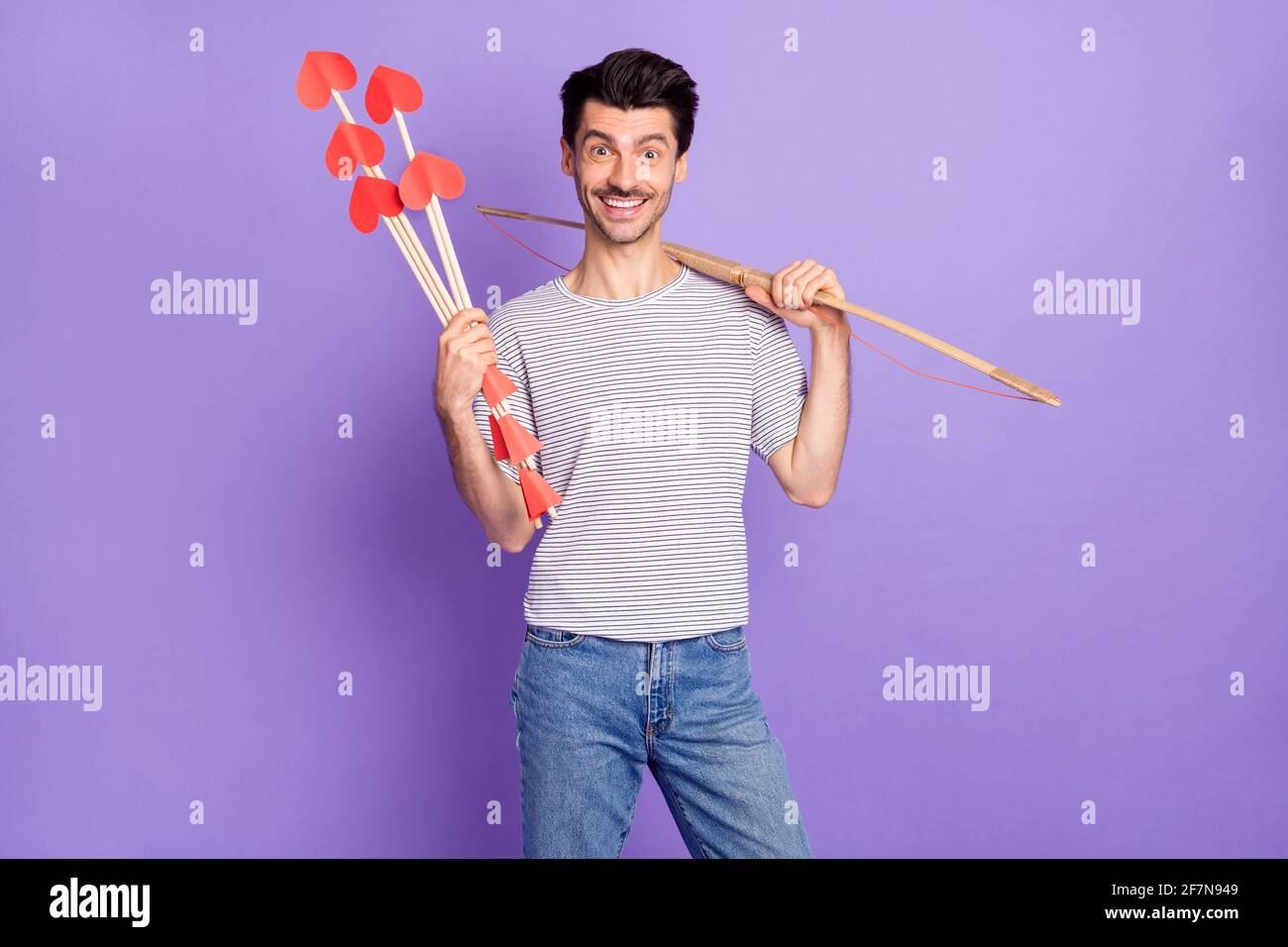 Cherub bow and arrows hi-res stock photography and images - Alamy