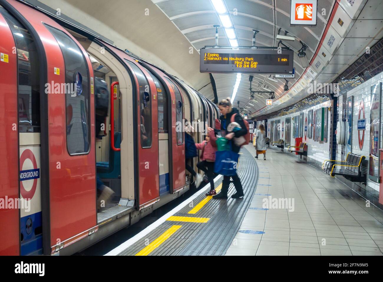 Shepherds bush underground station hi-res stock photography and images ...