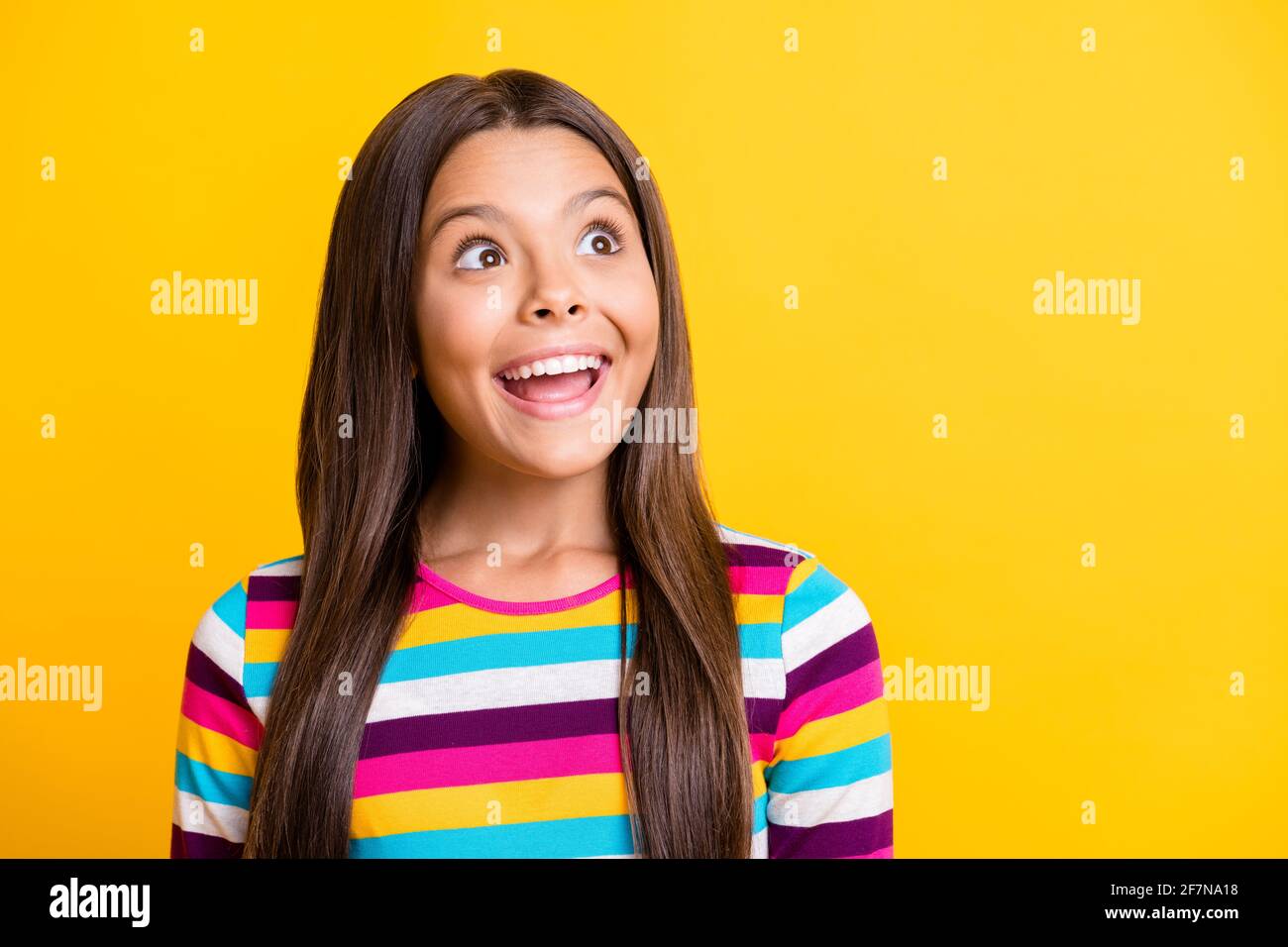 Photo small girl open mouth hi-res stock photography and images - Alamy