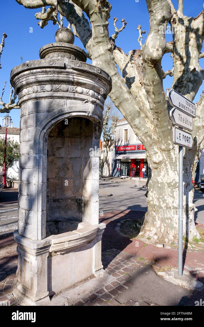 Place de la Roubine - Roubine square, Viviers, Ardeche, France Stock ...