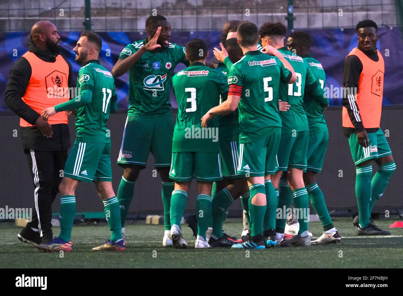 Red star player hi-res stock photography and images - Alamy