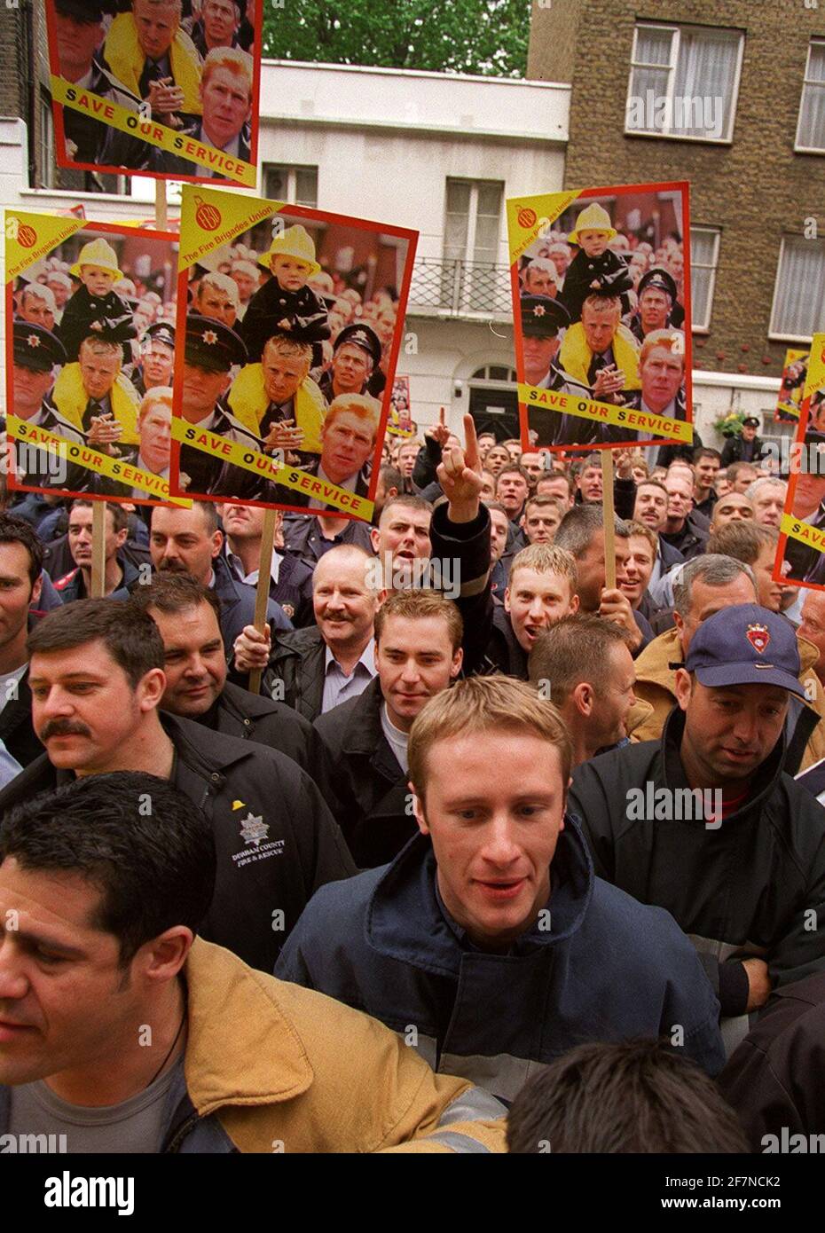 Kings cross fire kings cross hi-res stock photography and images - Alamy