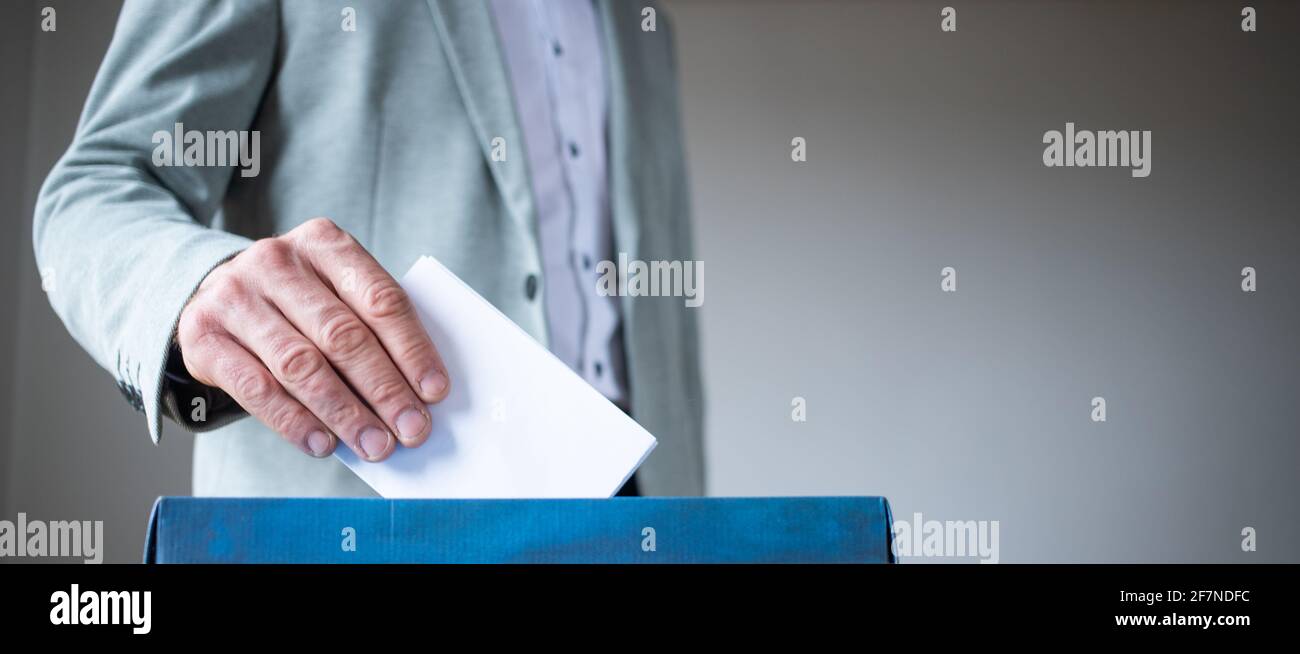 Vote vector hand hi-res stock photography and images - Alamy