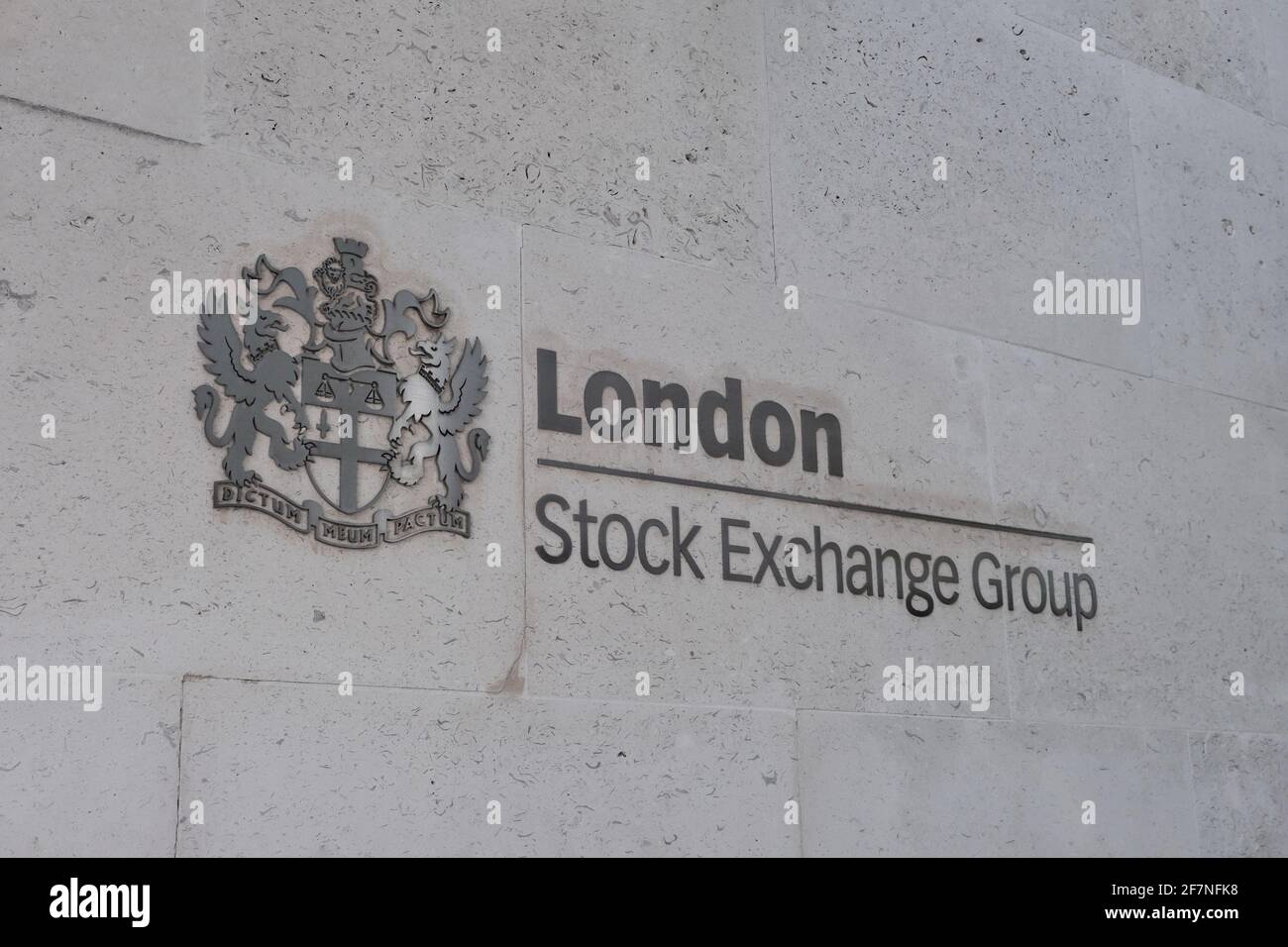 Exchange sign hi-res stock photography and images - Alamy