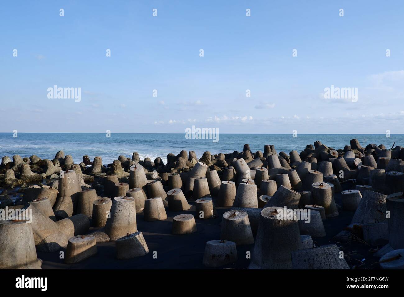 Concrete wave breaker hi-res stock photography and images - Alamy