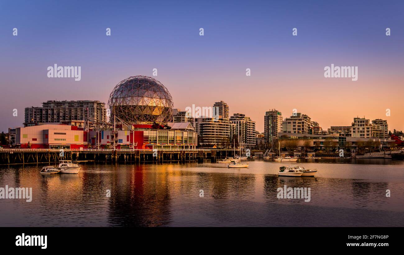 Vancouver Skyline at Sunset at the Eastern Shore of False Creek Inlet ...
