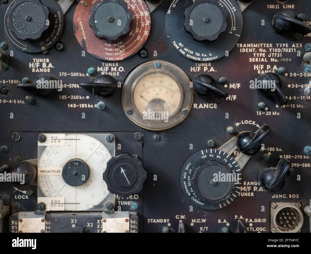Radio transmitter vintage hi-res stock photography and images - Alamy