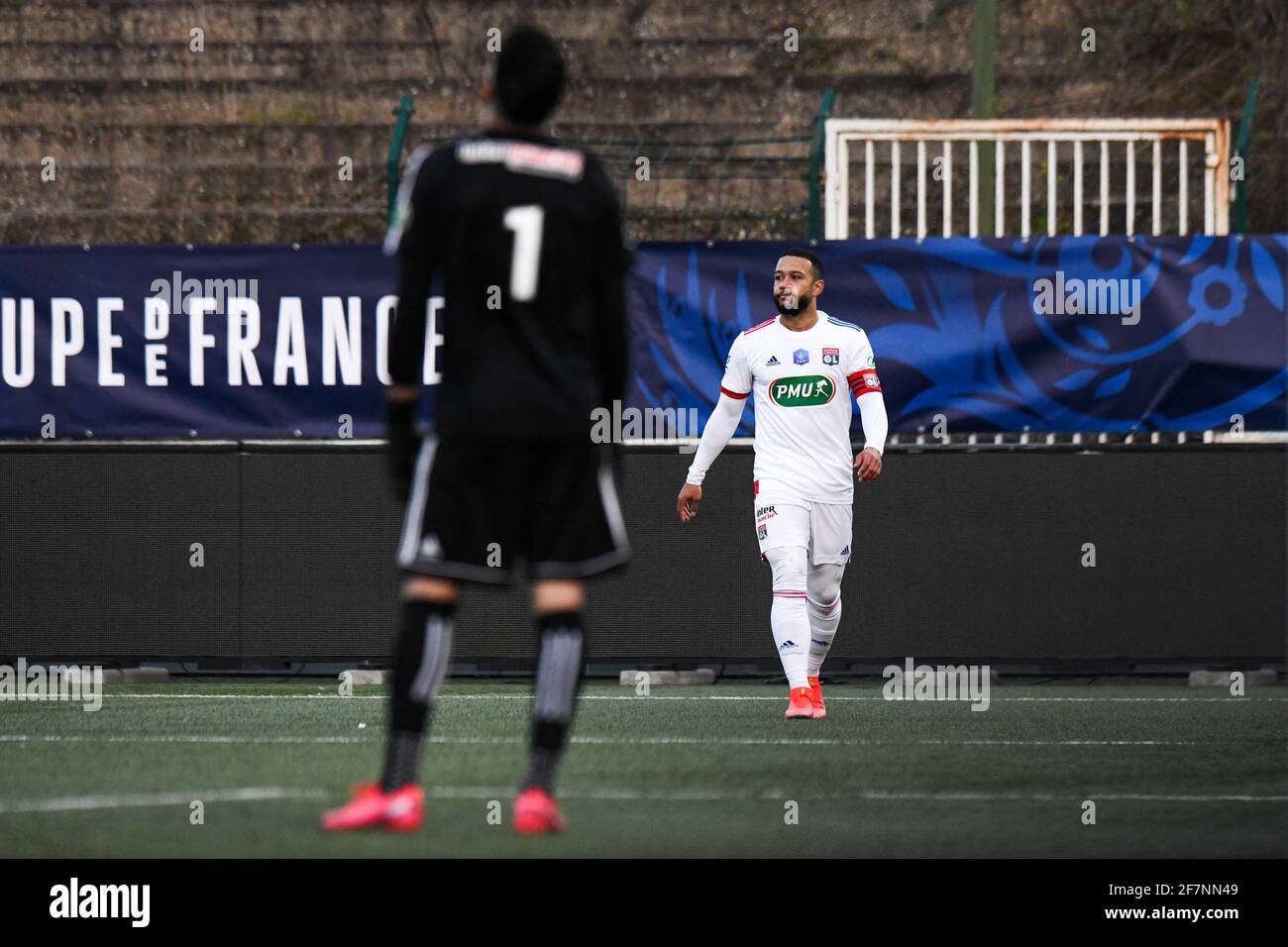 Memphis depay olympique de lyon hi-res stock photography and images - Alamy