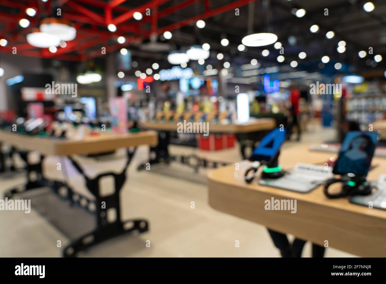 Tech products on a shelf hi-res stock photography and images - Alamy