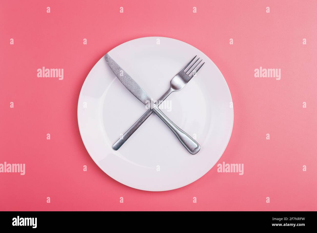 Empty dinner plate after meal hi-res stock photography and images - Alamy