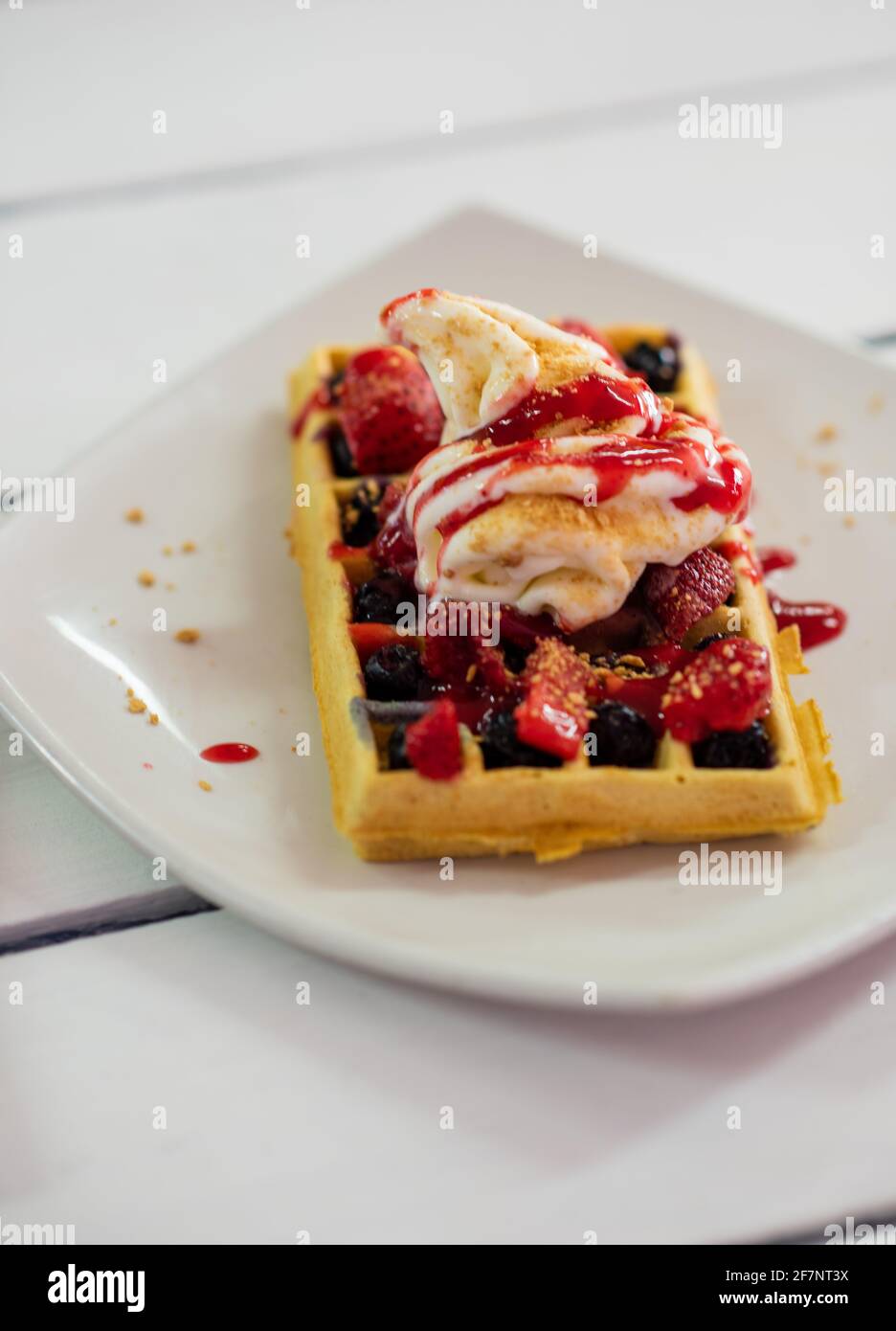 Syrup vertical hi-res stock photography and images - Alamy