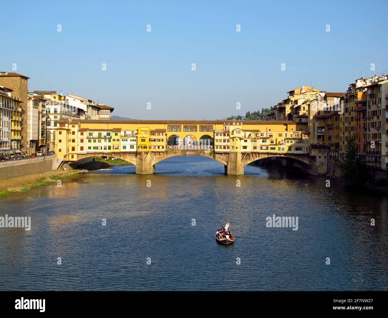 Florence Ponte Vecchio old bridge, Italy Stock Photo - Alamy