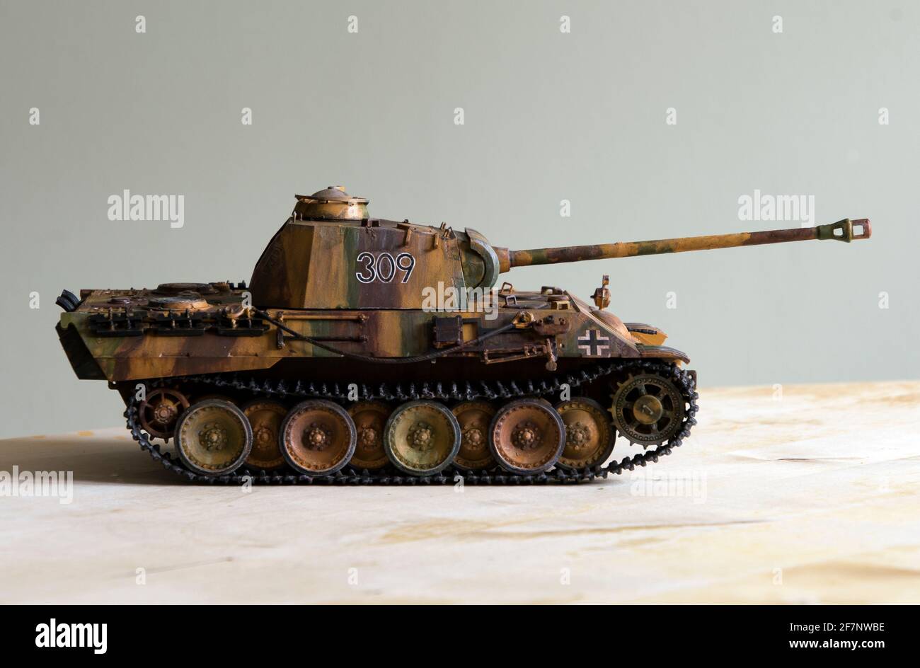 Scale modeller hi-res stock photography and images - Alamy