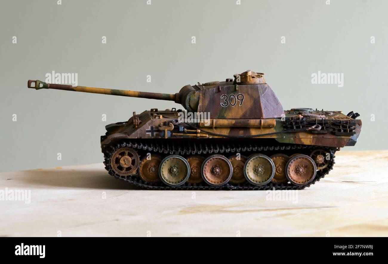 Model tank hi-res stock photography and images - Alamy